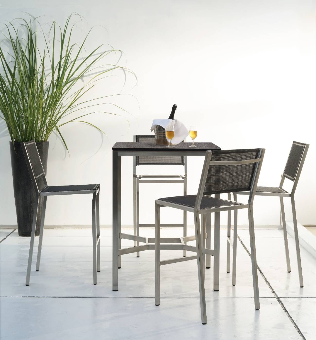 Zebra Bartisch One 80x80 cm Zebra